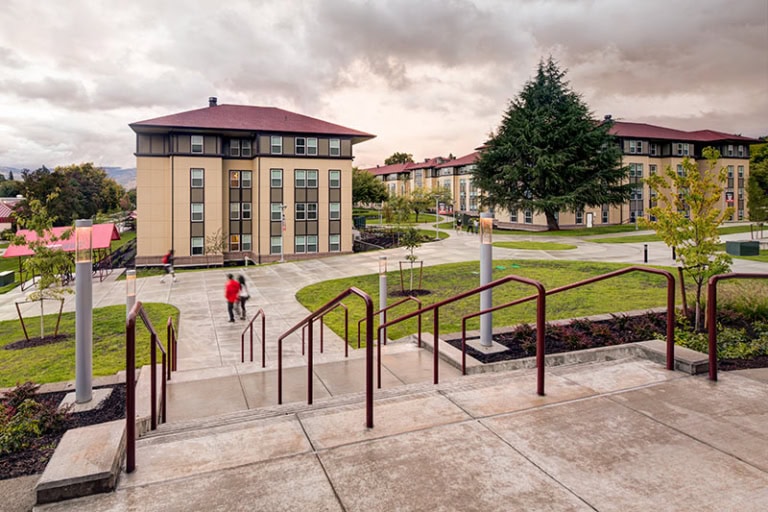 Campus Dining - University Housing at SOU